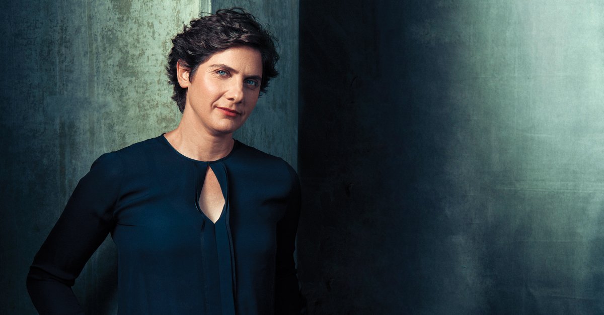 Moira Demos ’96 Returns to the Scene of the Crime | Columbia College Today